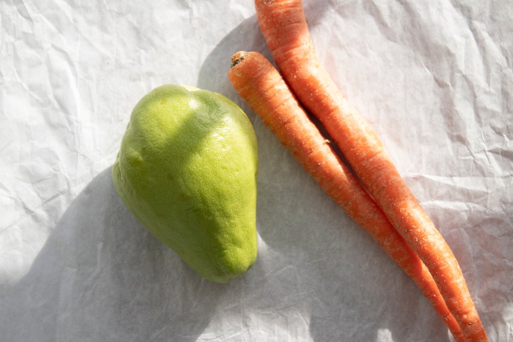 Chayote Squash & Carrot Stir fry (Su Su Xào) | Simple Vietnamese Food